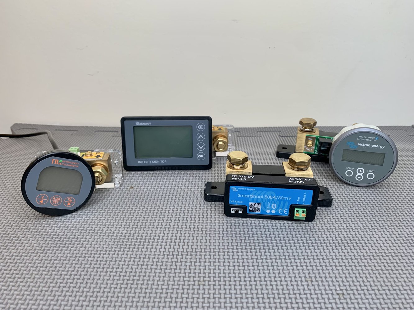 4 Best Battery Monitors for RV & Solar Batteries - Footprint Hero