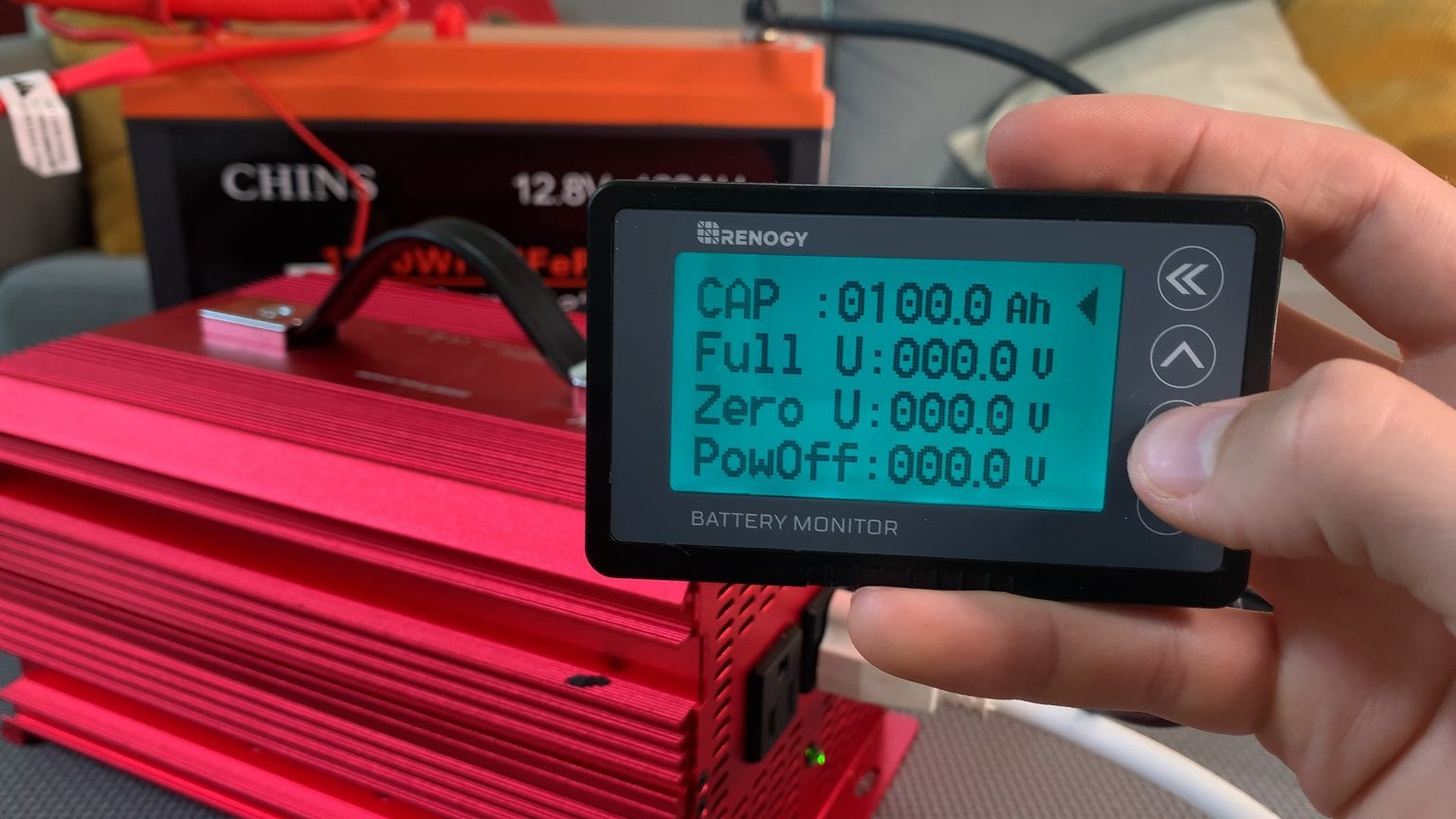 Renogy 500A Battery Monitor Review - Footprint Hero