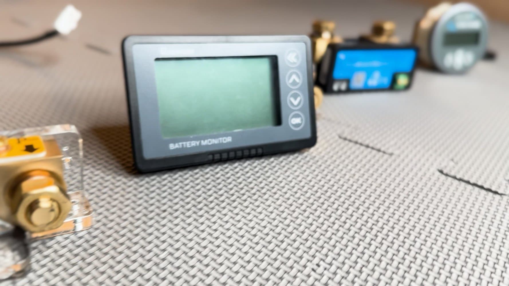 Renogy 500A Battery Monitor Review - Footprint Hero